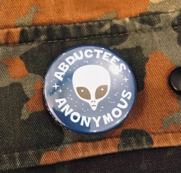 alien abduction badge – Birds Yard